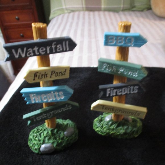 Unbranded | Accents | Set Of 2 Resin Village Direction Signs Bbq ...